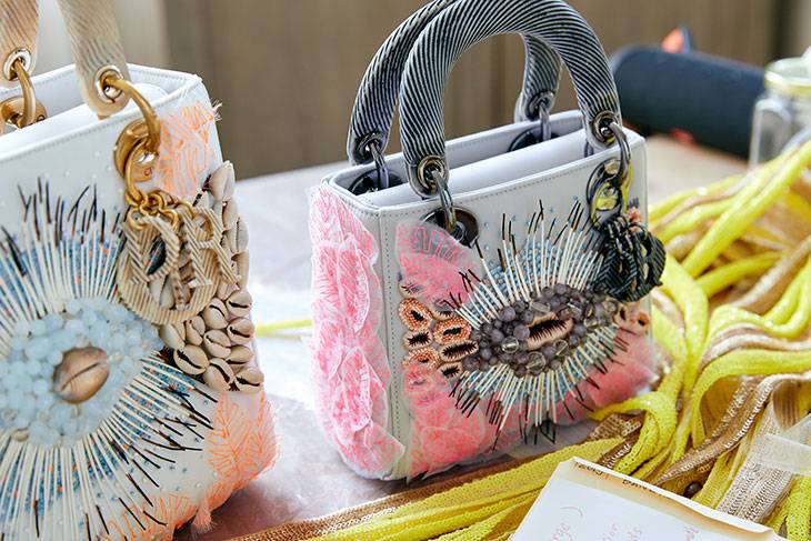 Túi Lady Dior Art: Kết Hợp Hoàn Hảo Giữa Thời Trang và Nghệ Thuật – Kirei & Hansamu