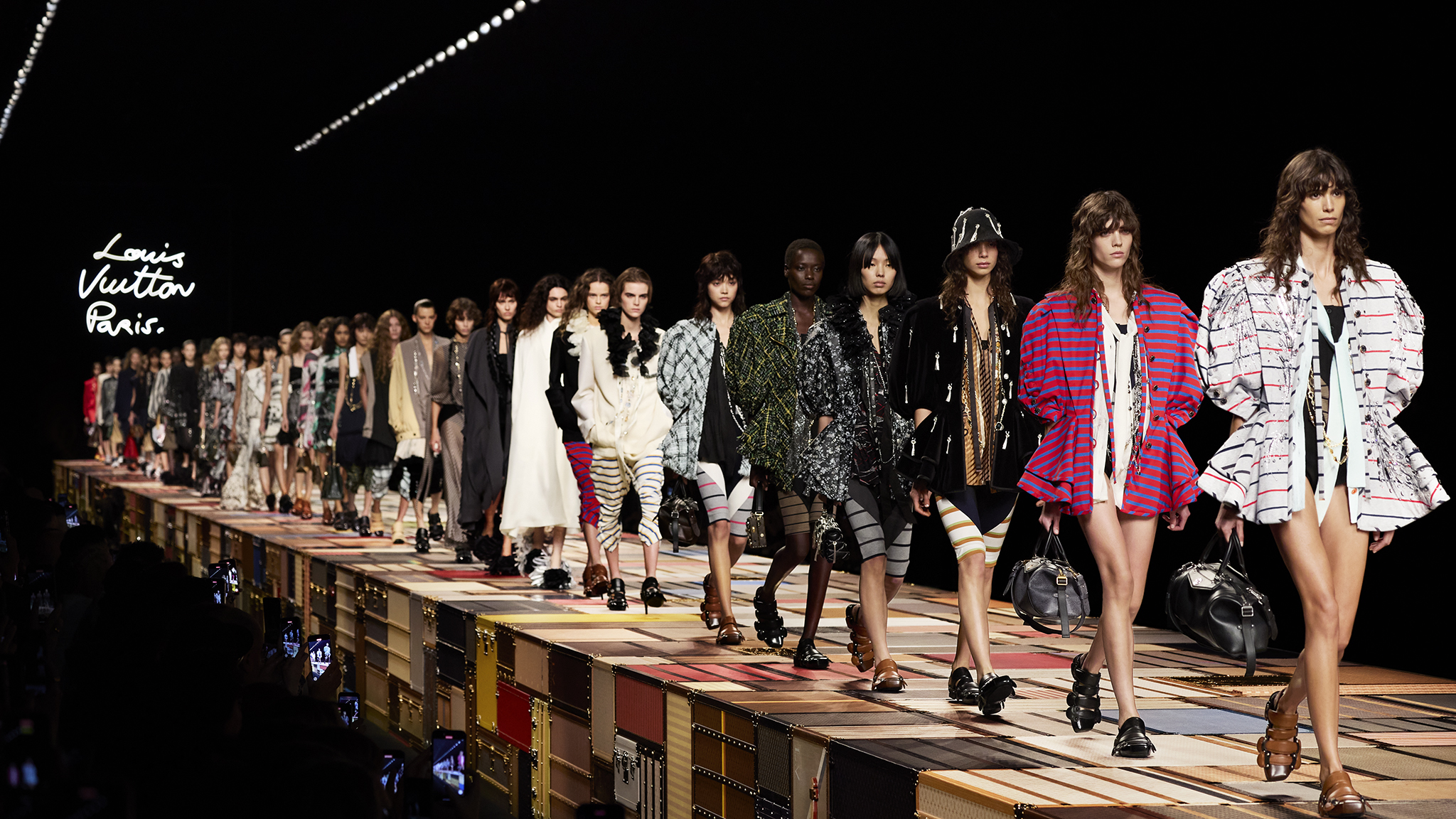 Louis Vuitton SS25: Tái sinh vẻ đẹp Phục Hưng bất tử trong thời trang – LUXITY