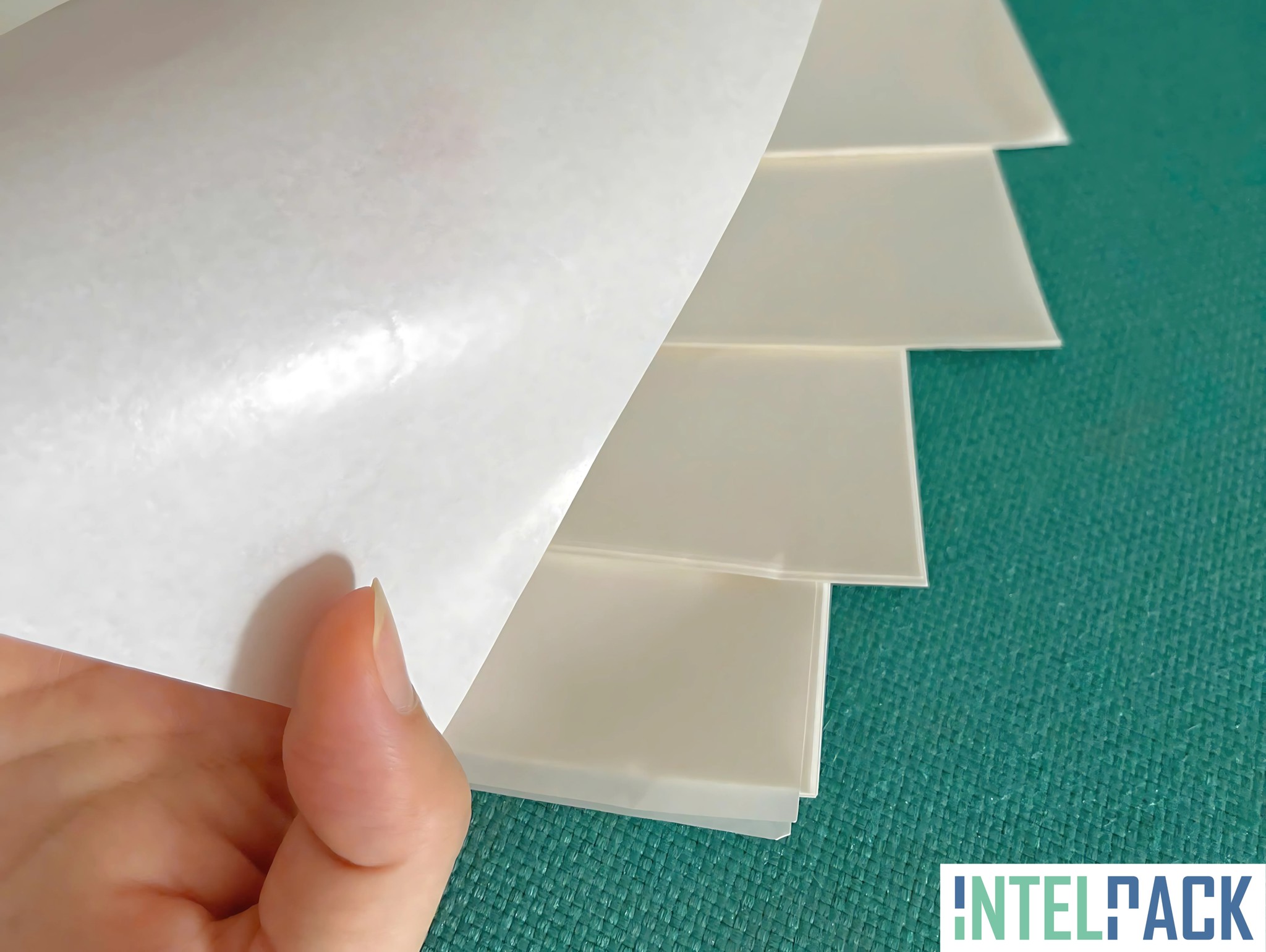 Giấy MG Intelpack: Đa Dạng Mẫu Mã, Ứng Dụng Linh Hoạt – INTELPACK