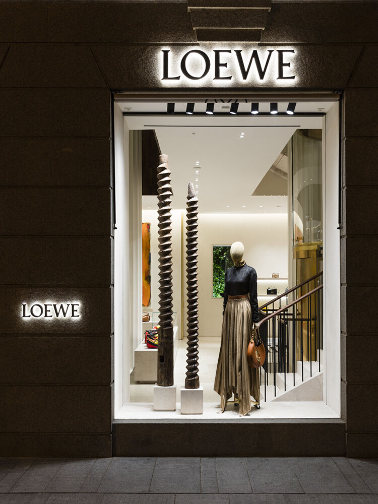 Loewe - thương hiệu túi truyền thống – Kirei & Hansamu