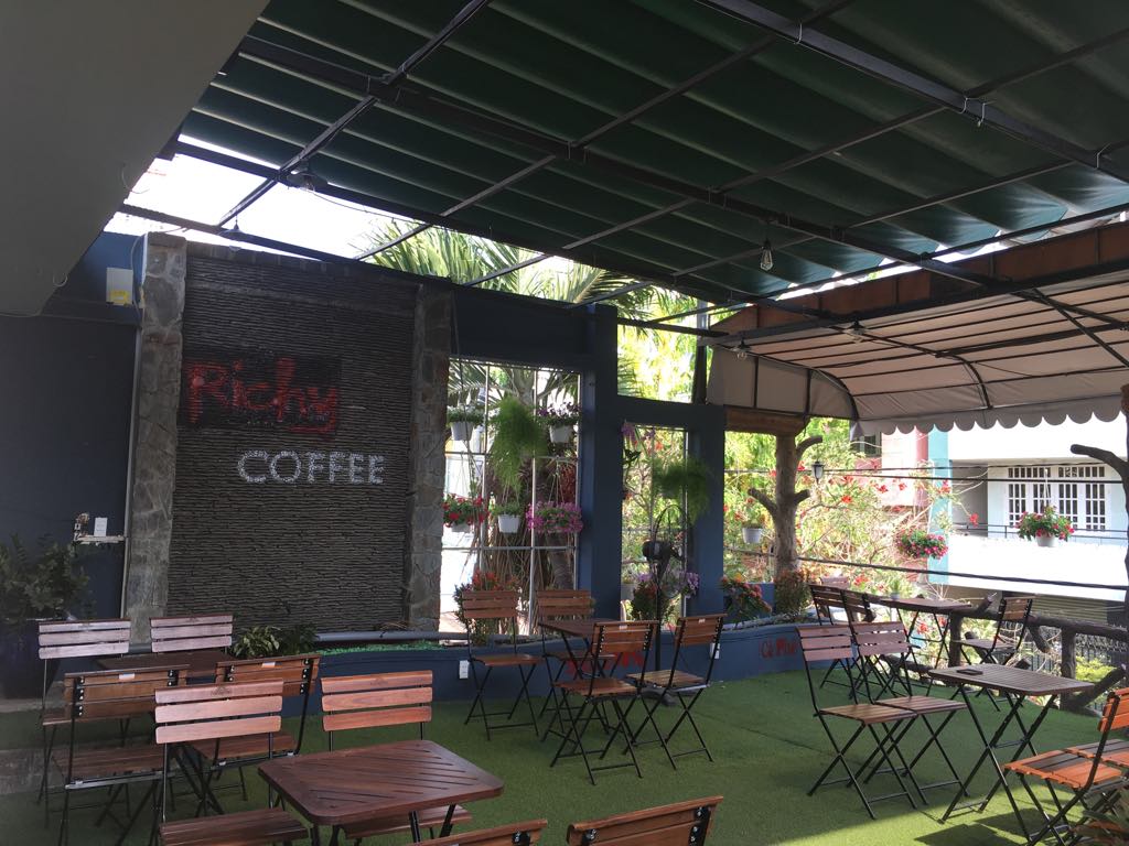 Hệ thống loa Goldsound đã được lắp đặt tại Quán Richy Coffee – Loa treo ...