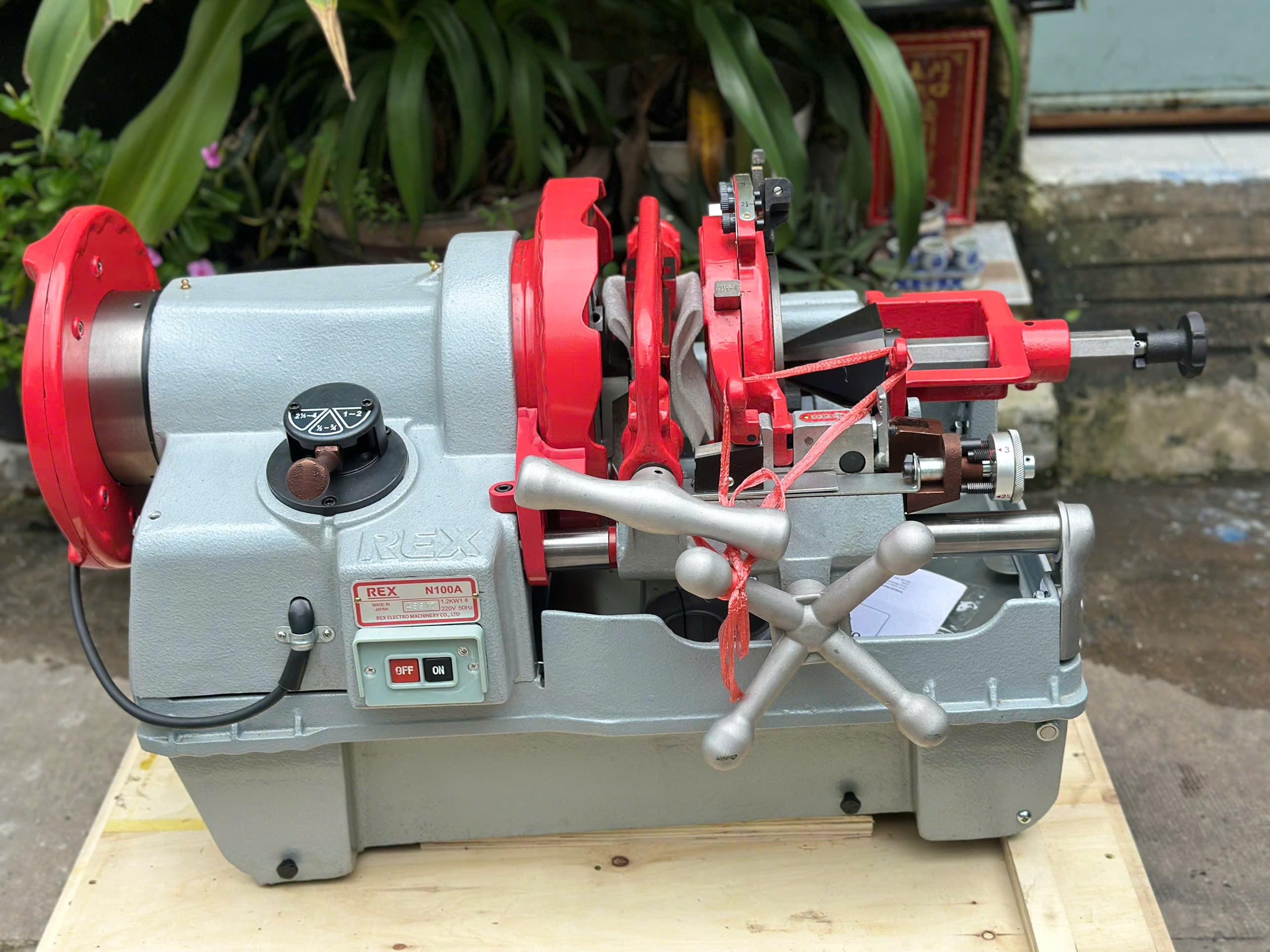 Máy Tiện Ren Ống REX N100A (1/2-4") – Công Suất Lớn, Nhật Bản – minhtriet.com.vn