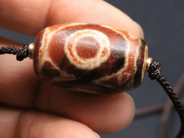 Giải mã Đá Dzi Tây Tạng: Ý nghĩa của những họa tiết đậm chất nhân sinh ...