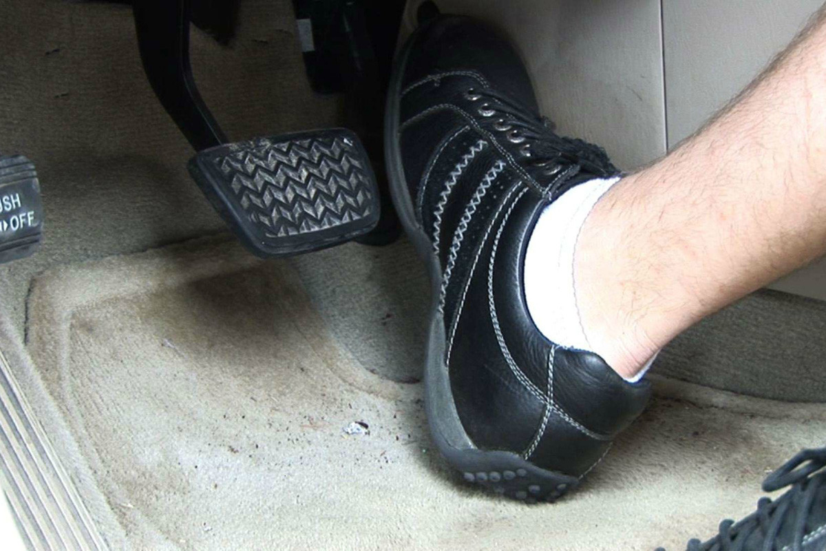 Khám phá chức năng bàn đạp ga ô tô và những mẹo sử dụng – MAST