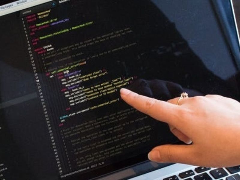 Source code là gì? Tầm quan trọng của source code khi thiết kế website