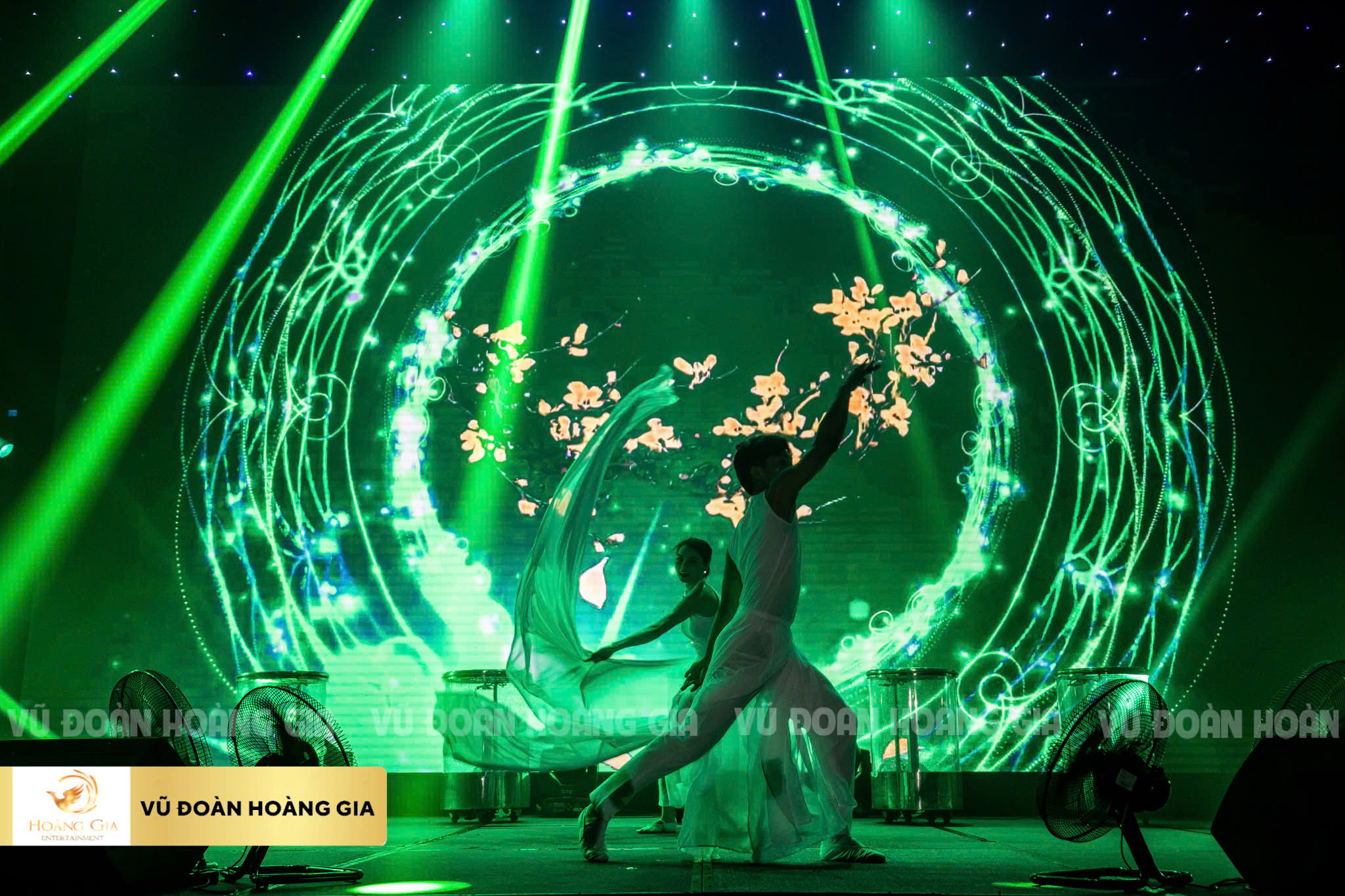 MÚA ĐƯƠNG ĐẠI TƯƠNG TÁC BÓNG LED - VŨ ĐOÀN ĐÀ NẴNG– Vietnam Asia Event