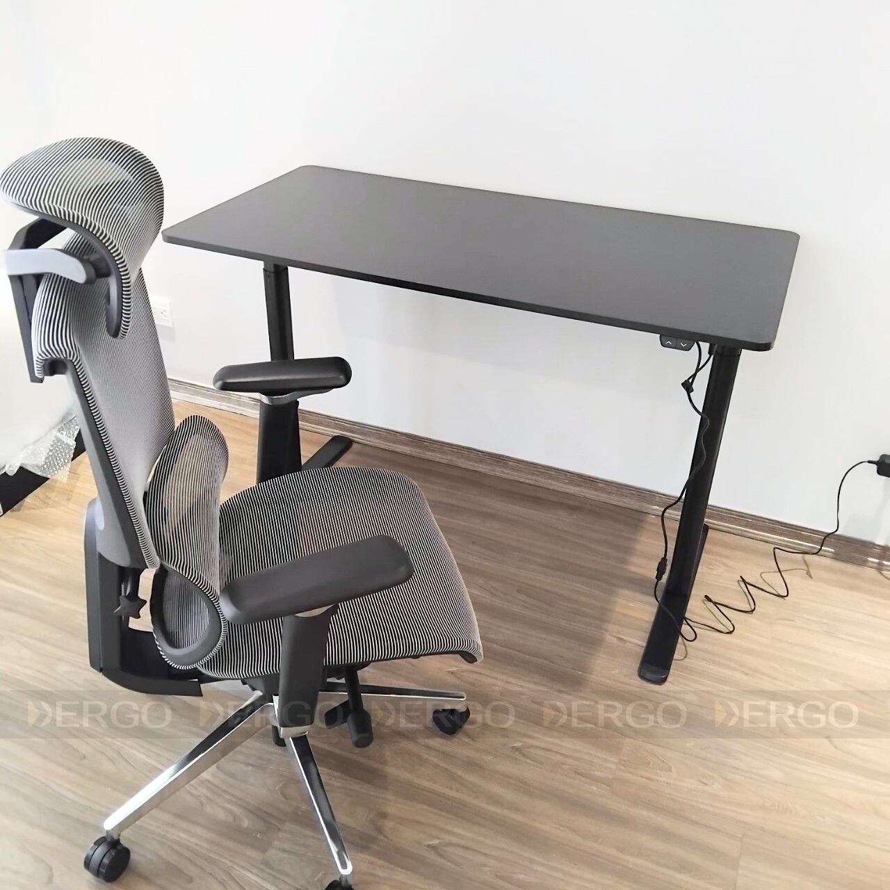 KH: Hoàng Tuấn Anh (Hà Nội) - Bàn nâng hạ Flexispot E2 Pro