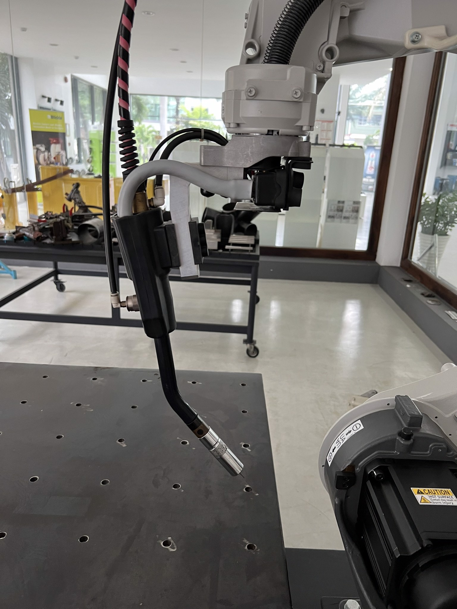 ROBOT HÀN PANASONIC - Himarket.vn