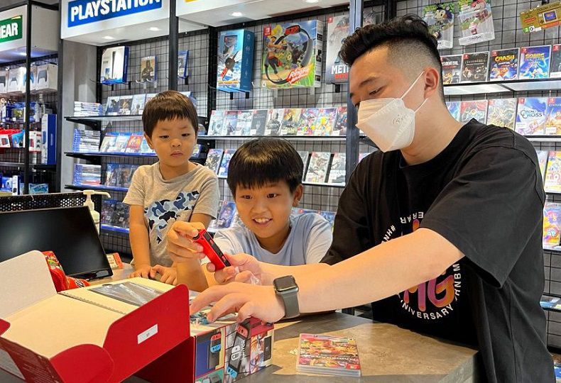 nShop Tuyển Nhân Viên Bán Hàng - Hobby Game Gunpla Pokémon! – nShop ...