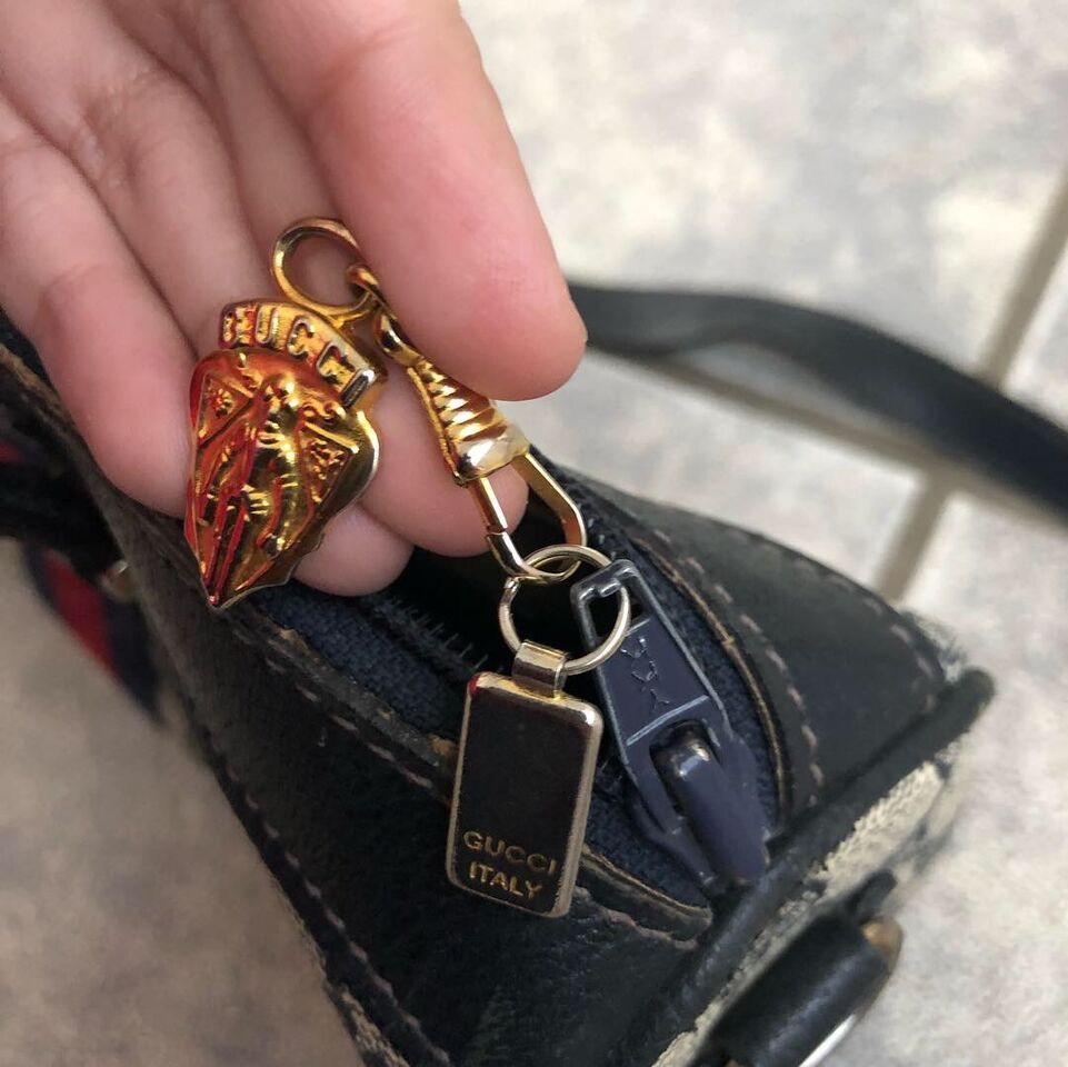 Những cách để xác thực một chiếc túi hoặc đôi giày Gucci chính hãng ...