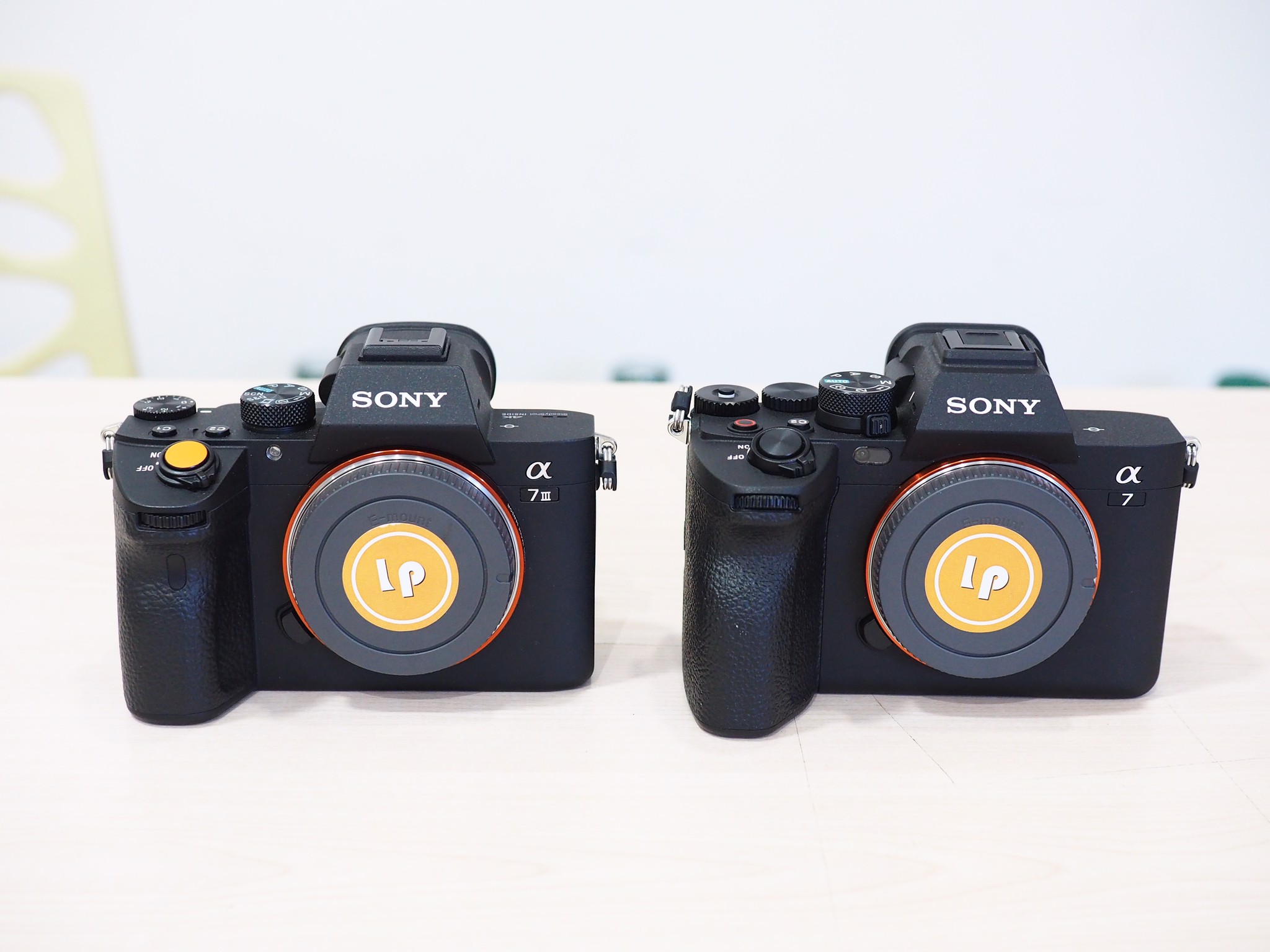 So sánh Sony A7IV và A7III (Side by Side) | LP Camera Store - Thế giới ...