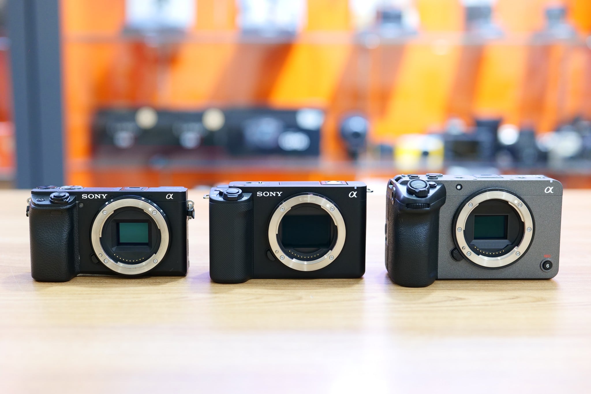 Máy ảnh Sony A6400, Sony ZVE1 và Sony FX30 (Side by Side) | LP Camera ...
