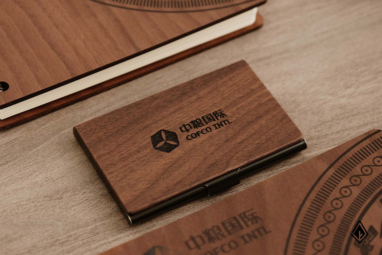 Hộp đựng name card khắc tên theo yêu cầu – NAU FACTORY