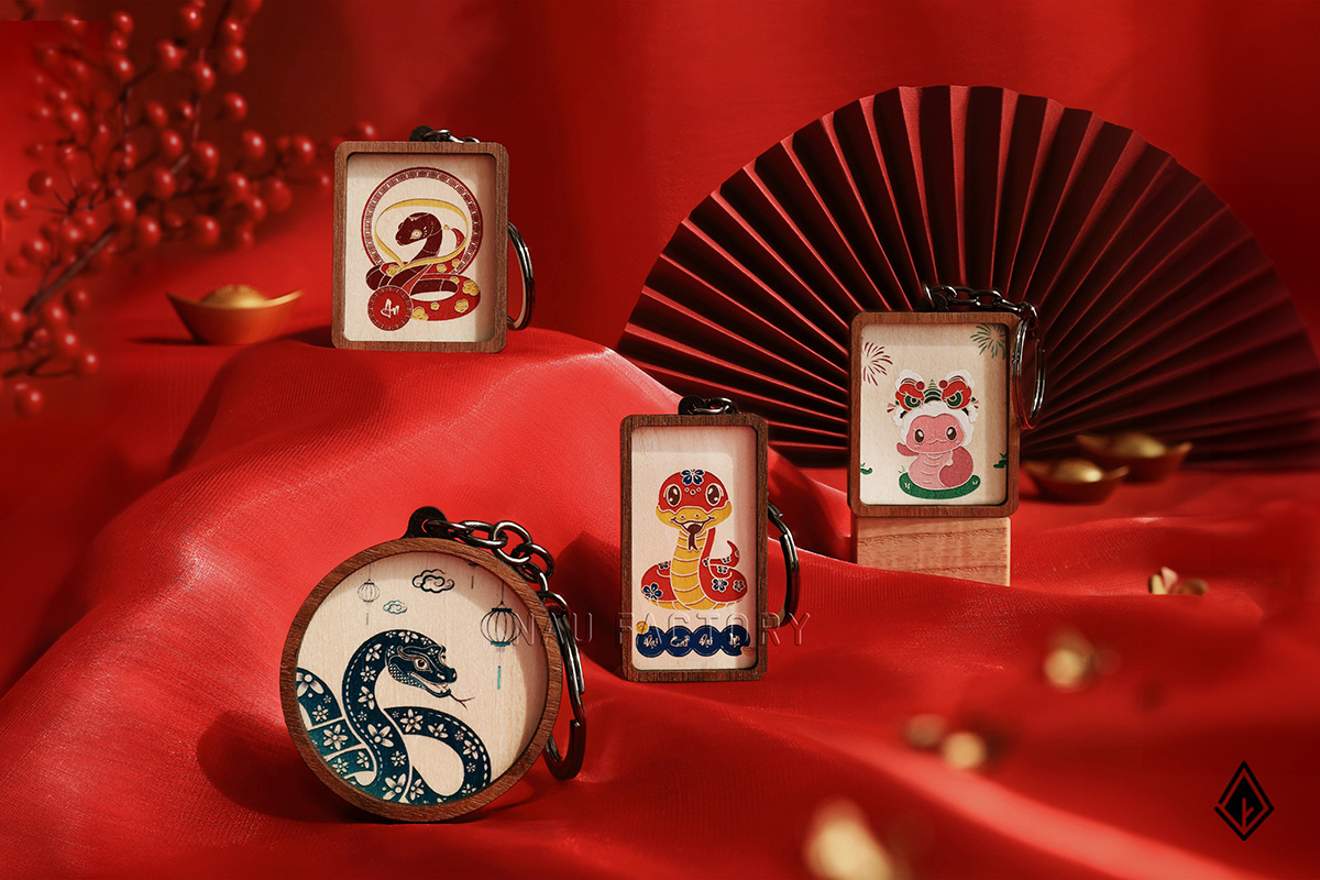 Khởi động Tết Ất Tỵ với BST Móc khóa gỗ độc đáo – NAU FACTORY