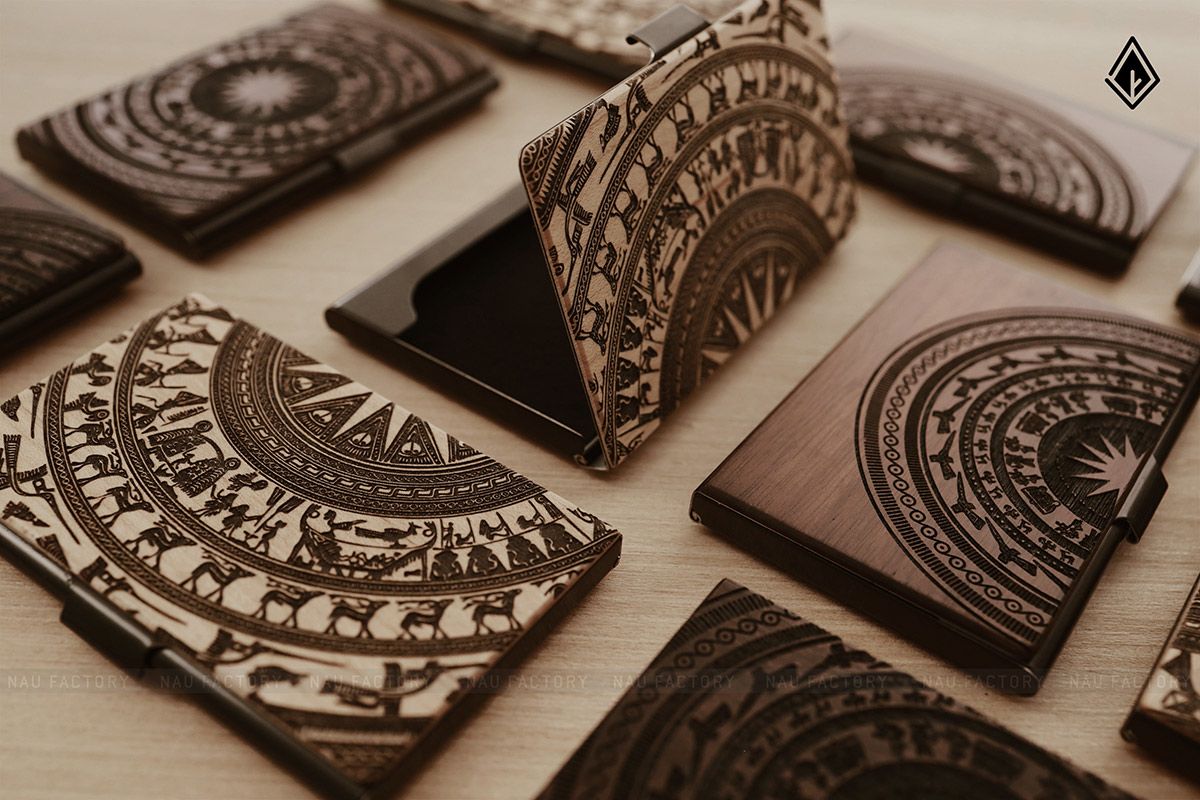 Hộp name card trống đồng | Gỗ Maple & Walnut – NAU FACTORY