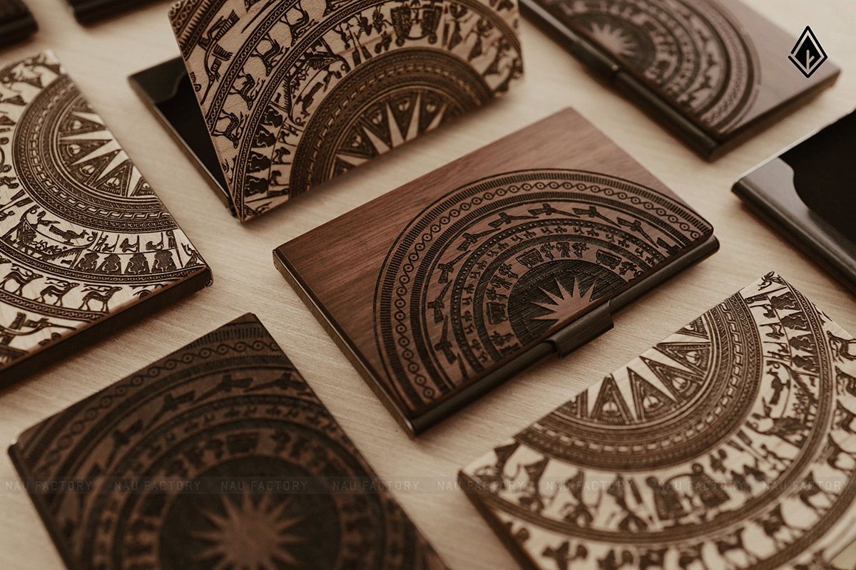 Hộp name card trống đồng | Gỗ Maple & Walnut – NAU FACTORY