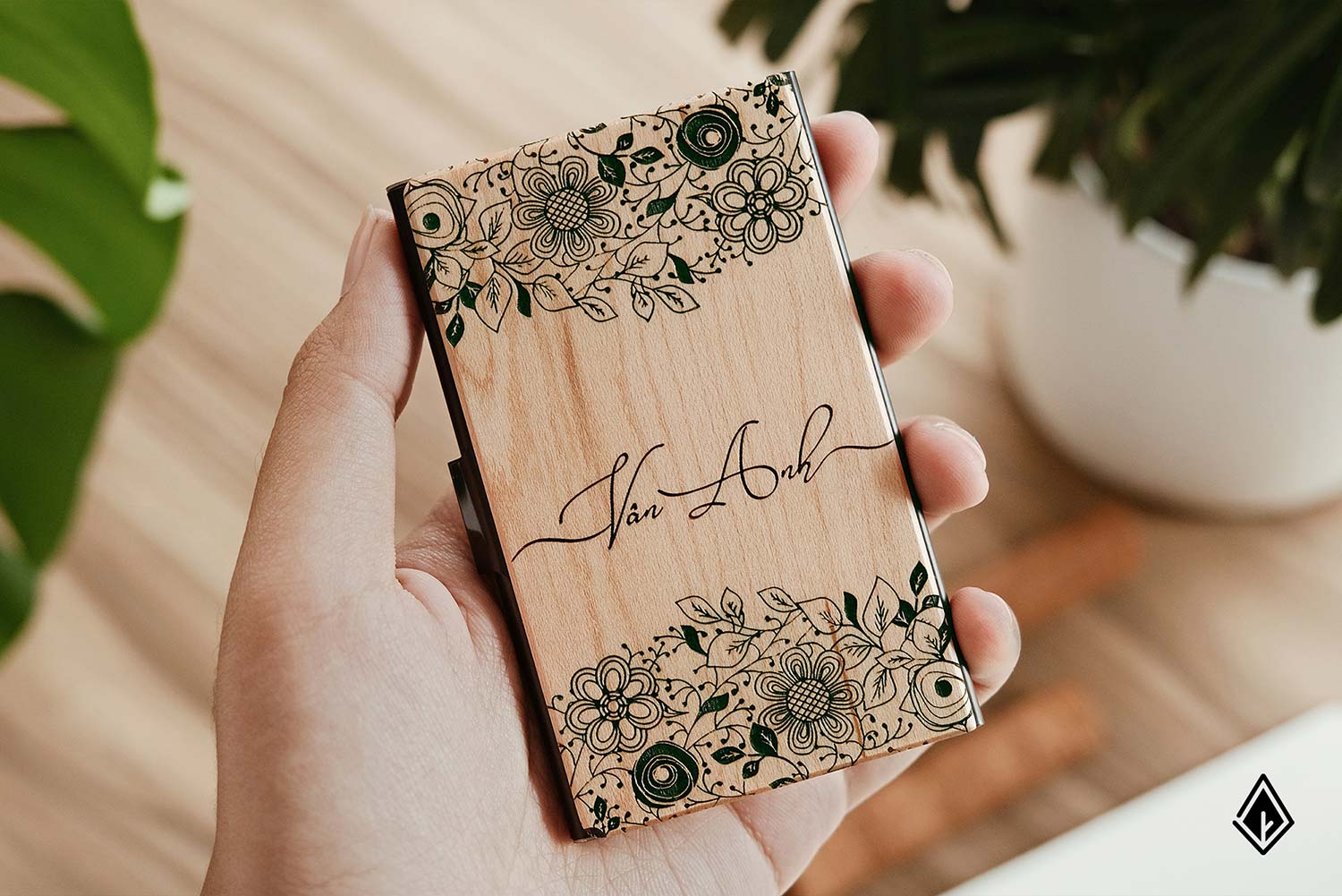 Hộp đựng name card khắc tên theo yêu cầu – NAU FACTORY