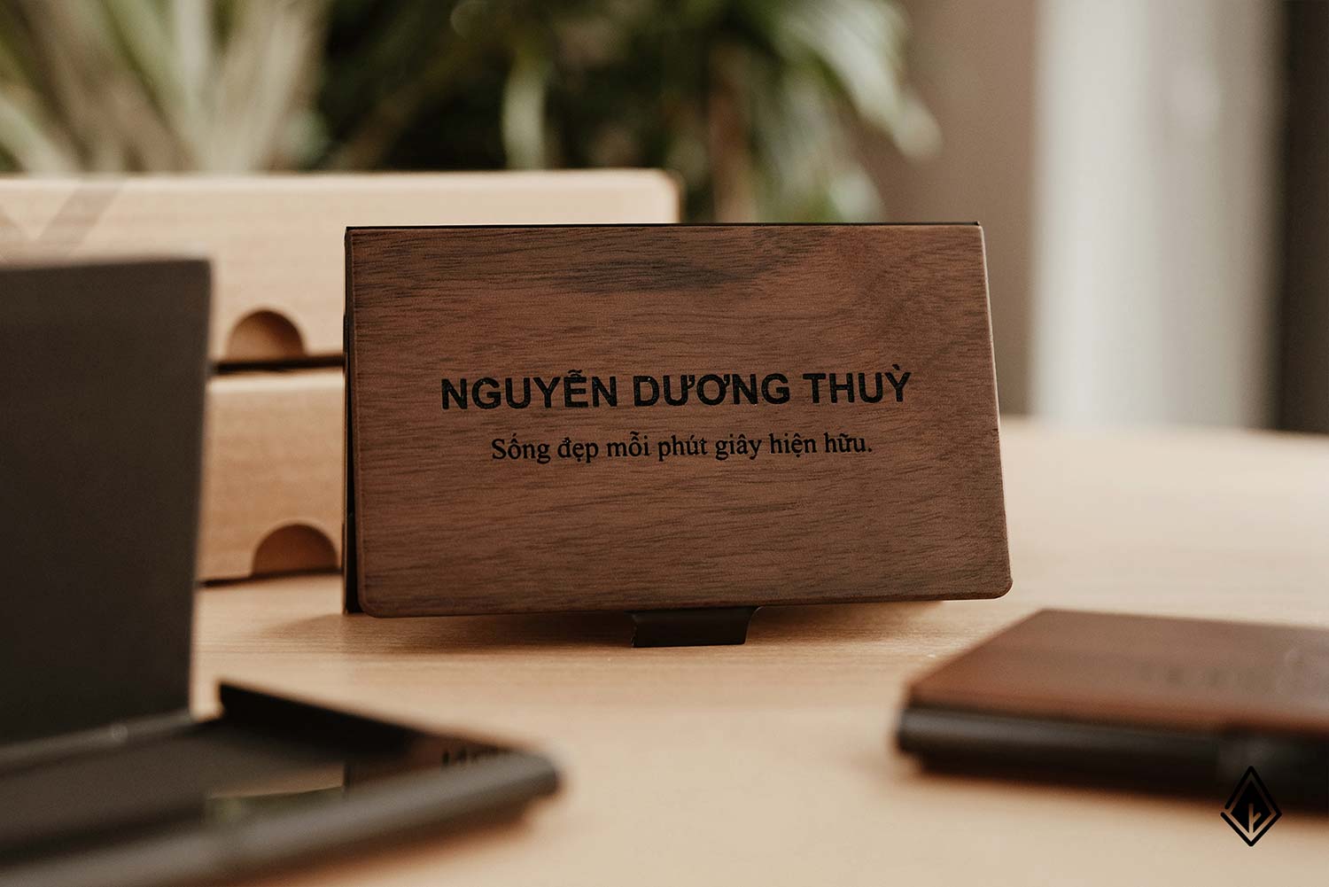 Hộp đựng name card khắc tên theo yêu cầu – NAU FACTORY