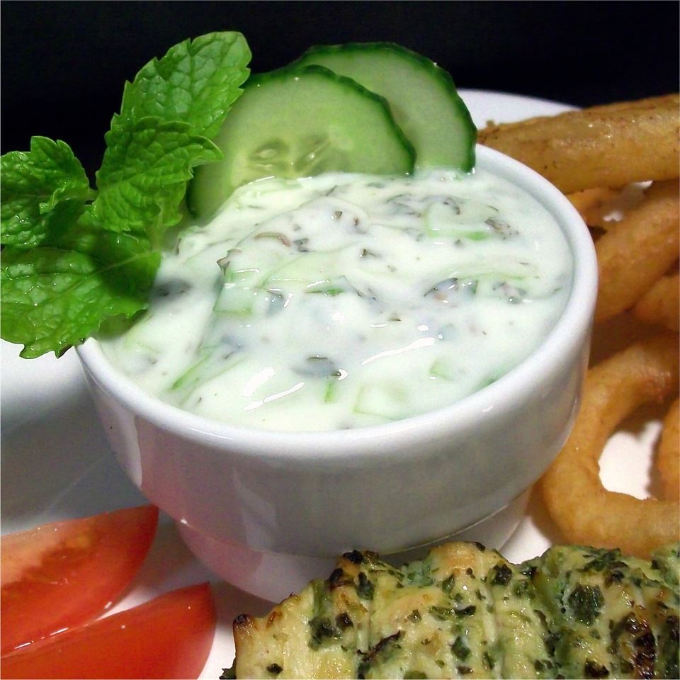 CÁCH LÀM SỮA CHUA DƯA LEO ẤN ĐỘ (CUCUMBER RAITA)