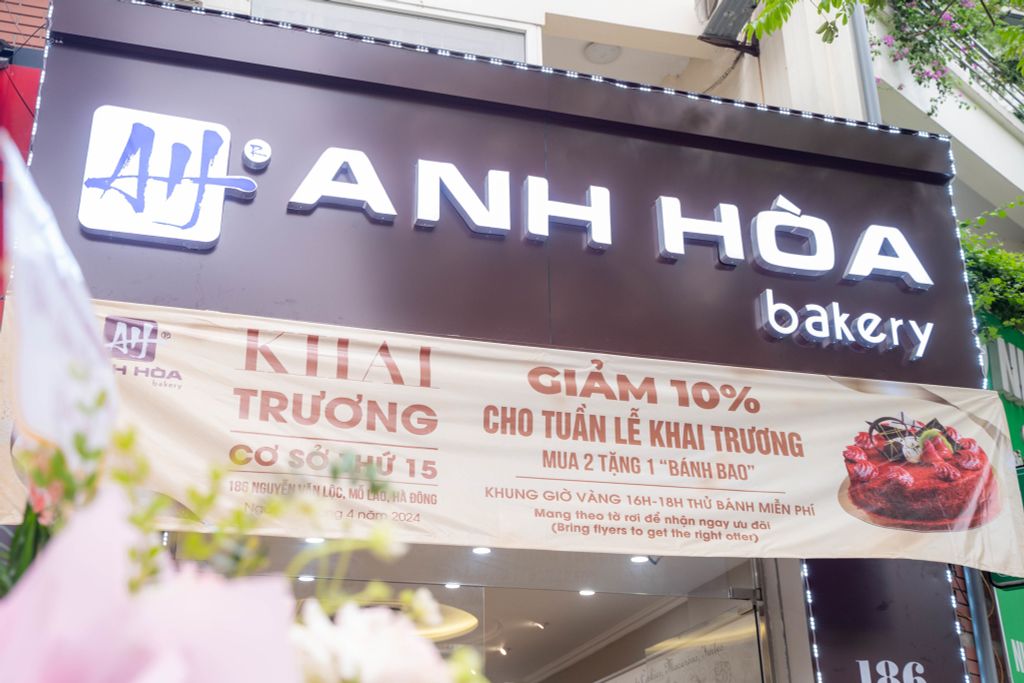 Khai trương của cơ sở thứ 15 của Anh Hoà Bakery là một sự kiện đặc biệ ...