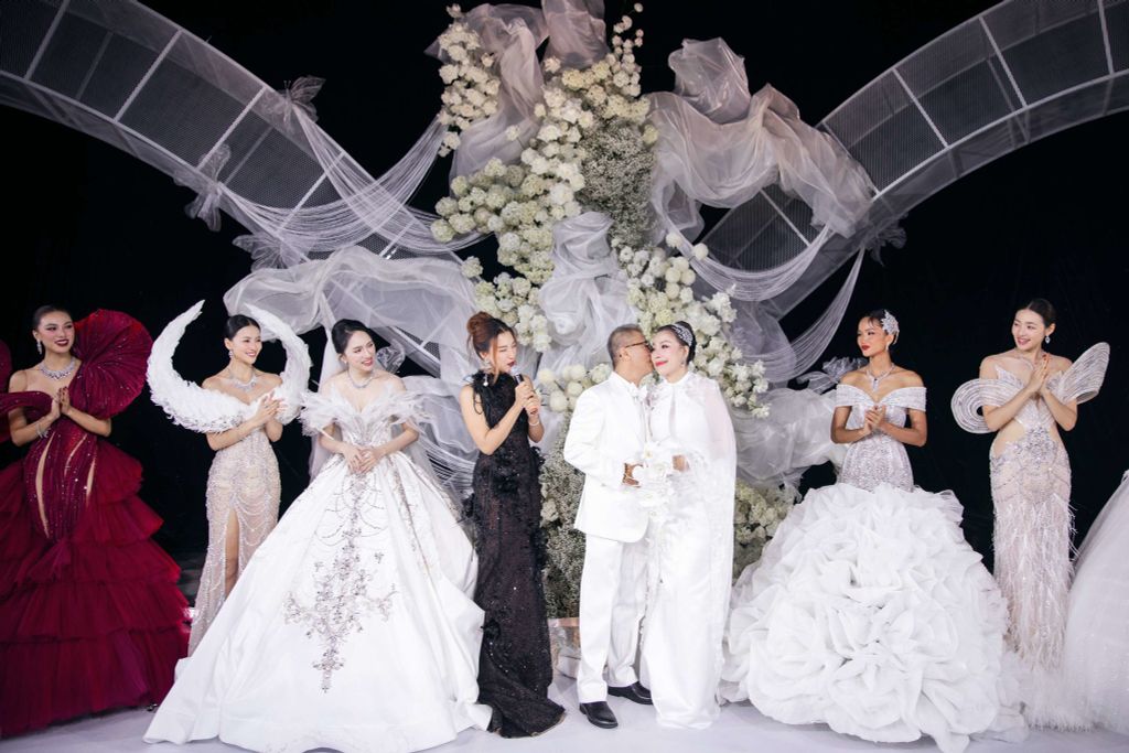 H'HEN NIÊ XUẤT HIỆN KHÁC LẠ CÙNG DÀN NGƯỜI ĐẸP TRÌNH DIỄN SHOW NTK LIN ...