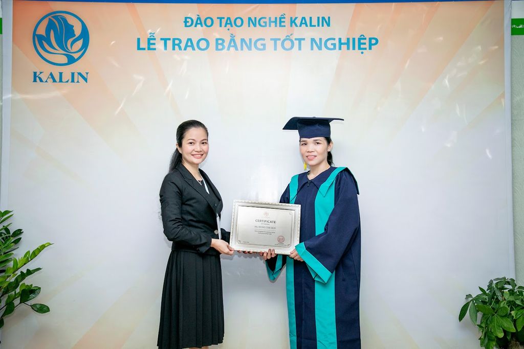 40 tuổi có nên học nghề Spa không? – Đào Tạo Nghề Kalin Spa