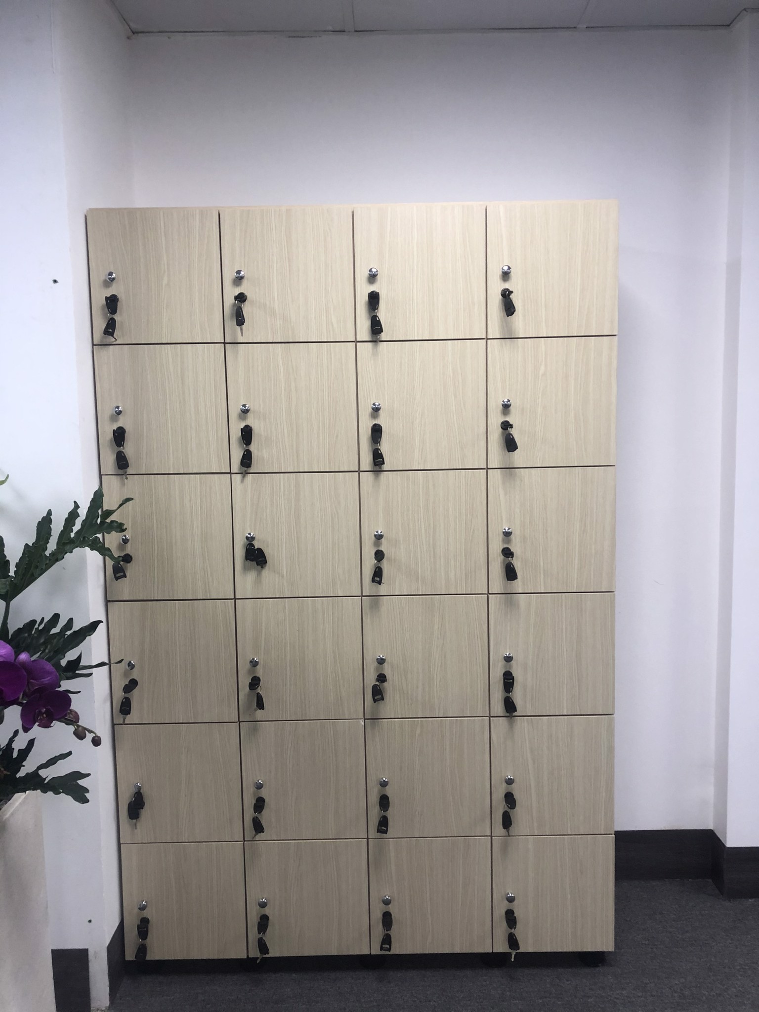 Tủ locker gỗ, Mua tủ locker gỗ nhiều ngăn tại TP HCM – SaiGon Furniture