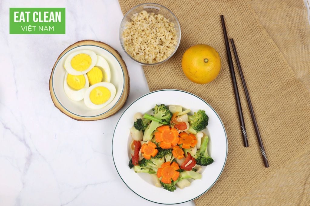 Đưa cơm với món rau chay xào thập cẩm – ROLIE Việt Nam