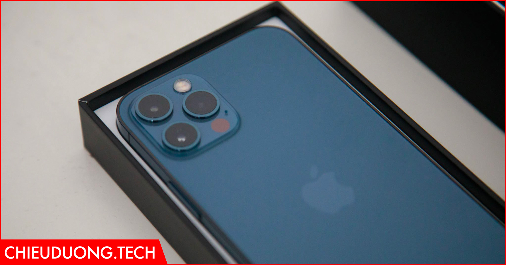 Mở hộp iPhone 12 Pro màu xanh Pacific Blue – Chiêu Dương Tech