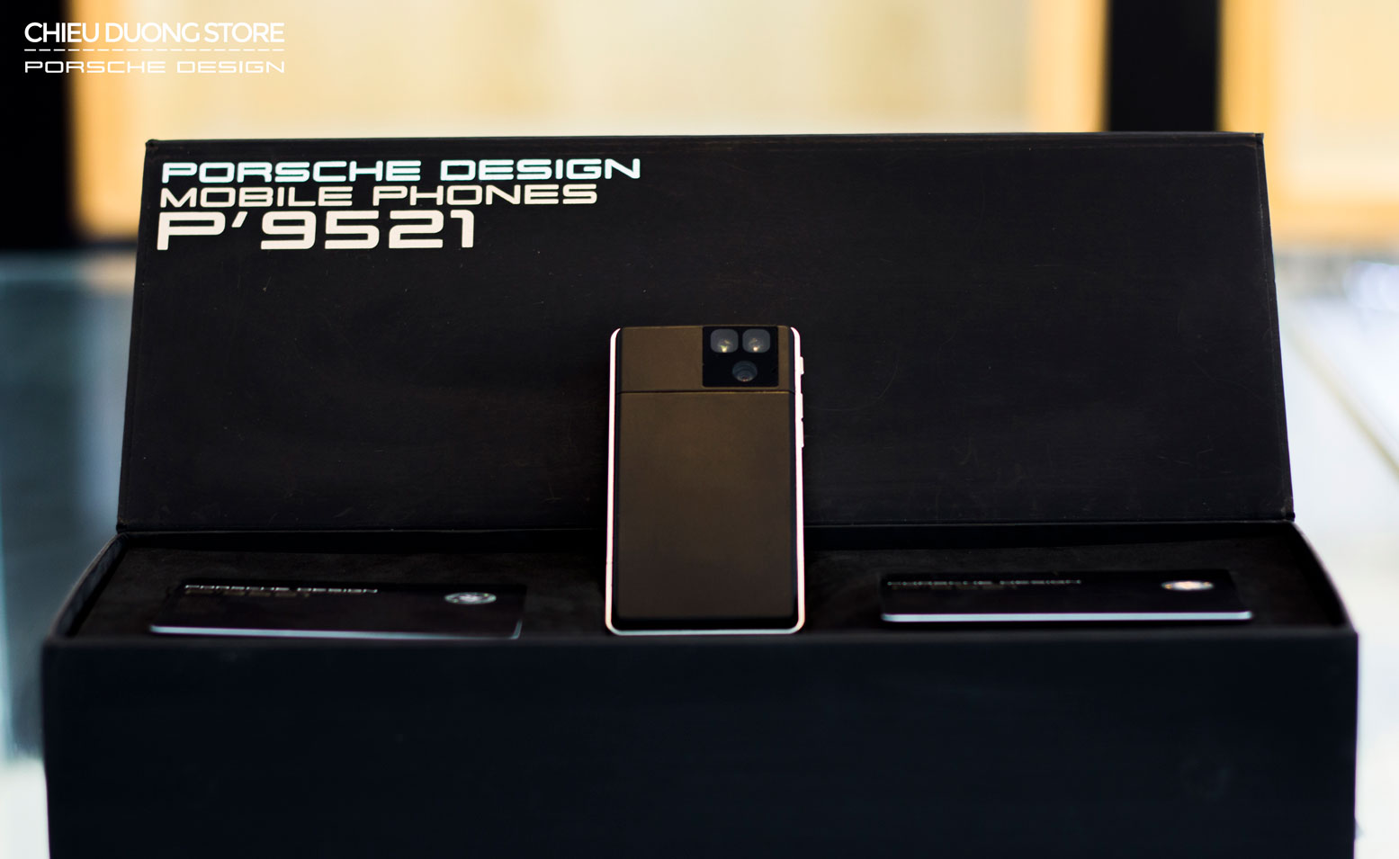 Porsche P9521. Chiếc điện thoại mang lại sự hoài cổ đáng giá từ tương ...