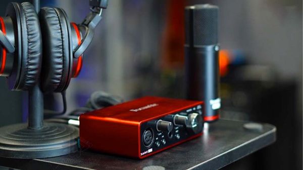 Bộ thu âm mini tại nhà Focusrite Scarlett Solo Studio Pack 4rd (Gen ...