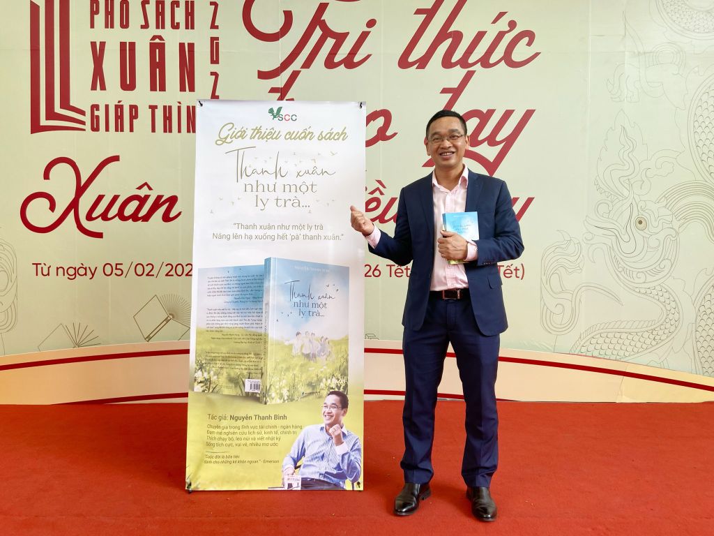 Tổ chức thành công sự kiện ra mắt cuốn sách Thanh xuân như một ly trà ...