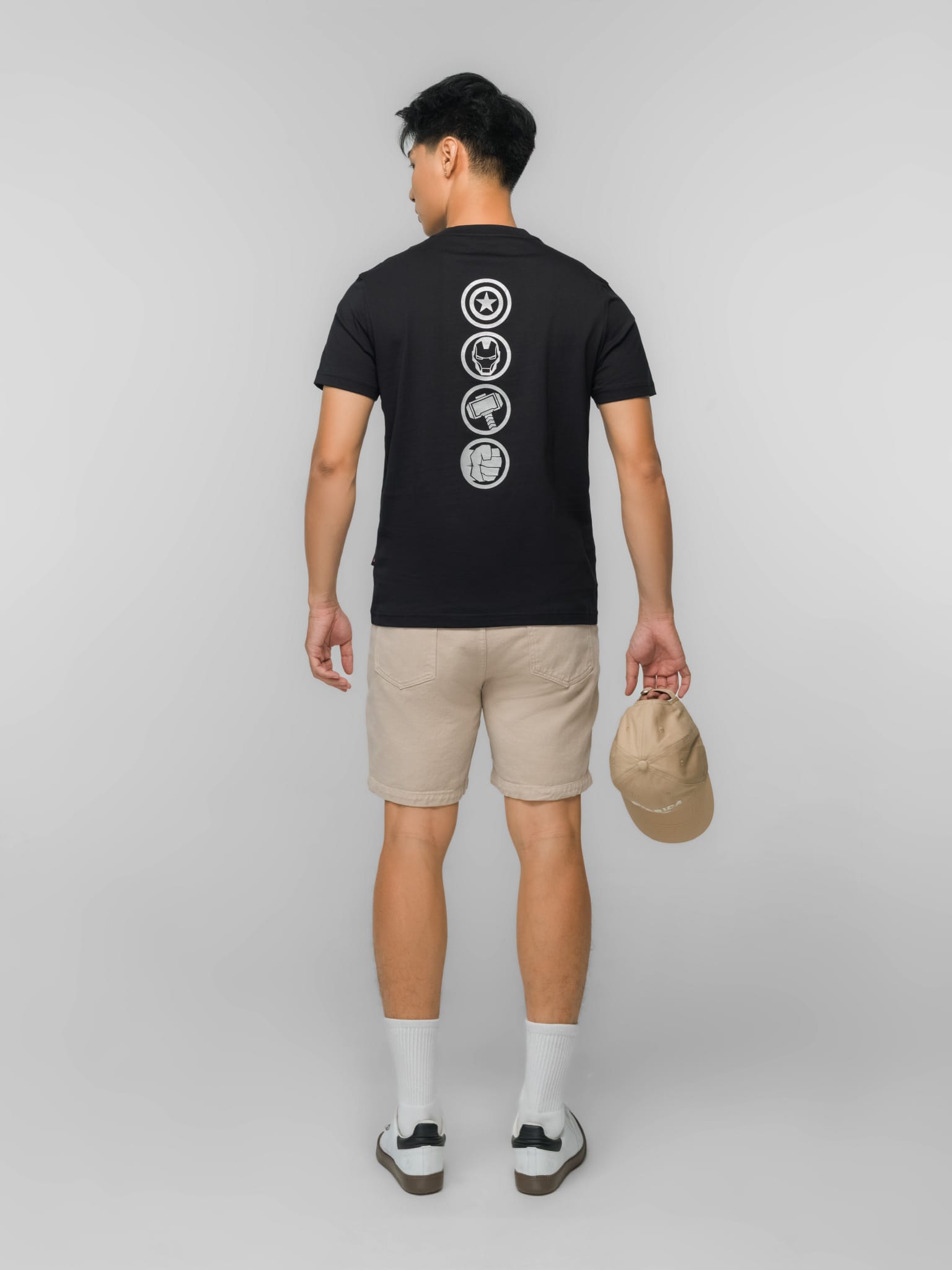 Hero Off Duty - Phong thái Người Hùng Khi Thư giãn