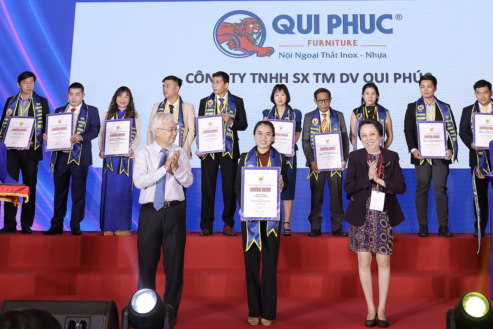 Qui Phúc 10 năm liên tiếp đạt HVNCLC do người tiêu dùng bình chọn – Qui ...