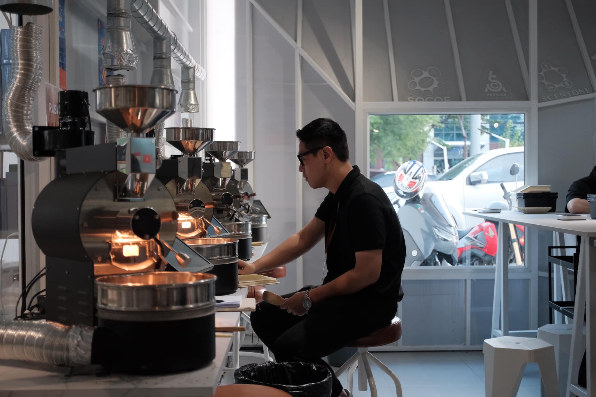 Thợ rang cafe của THAIYEN tại ARC 2024 – THAIYEN CAFE