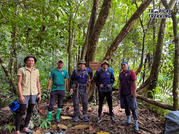 TREKKING BORNEO- EXPLORE THE BRUNEI JUNGLE, DISCOVER IBAN'S TRIBE ...