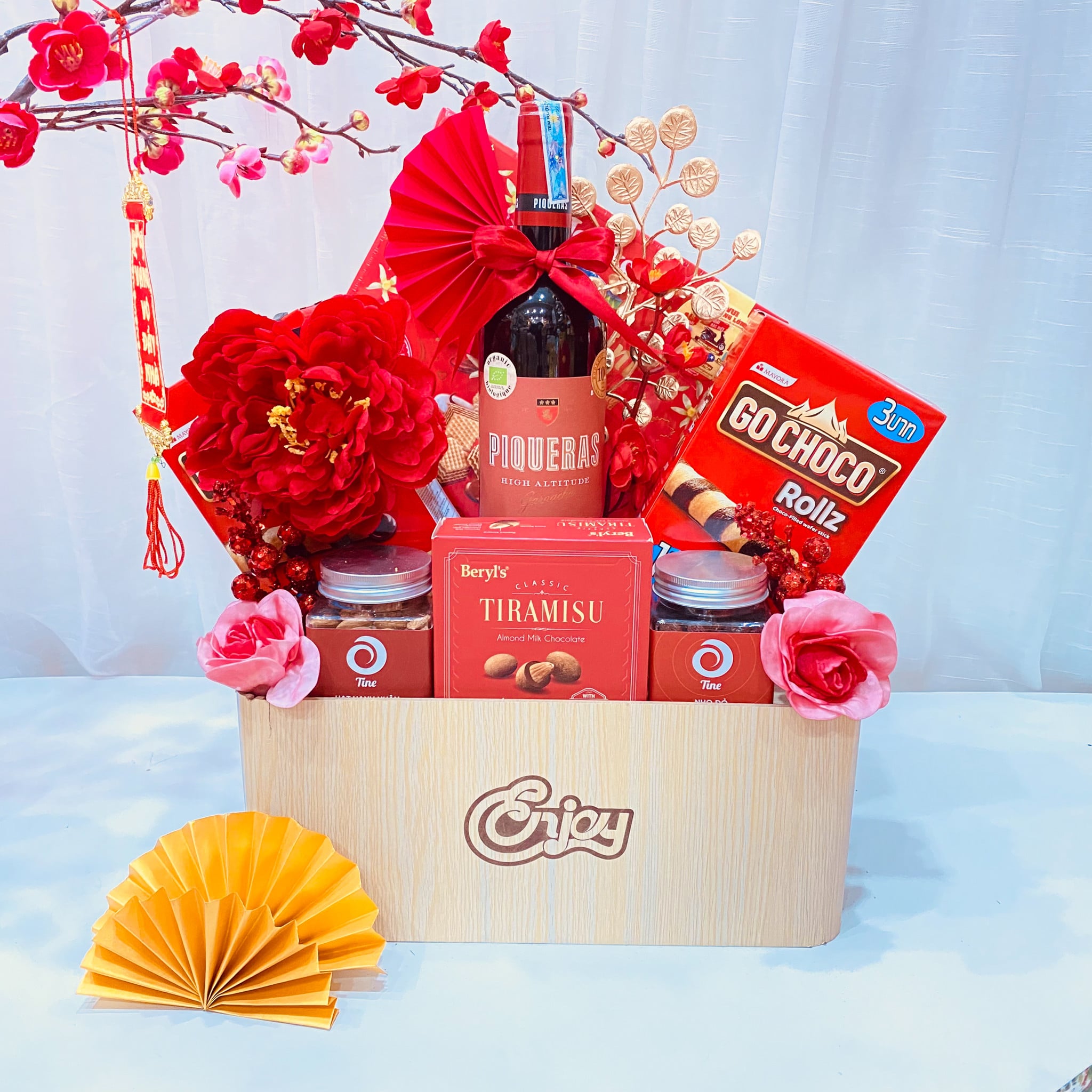 Giỏ quà Tết 300k đầy đủ, ý nghĩa nhất 2026 - Enjoy Gourmet