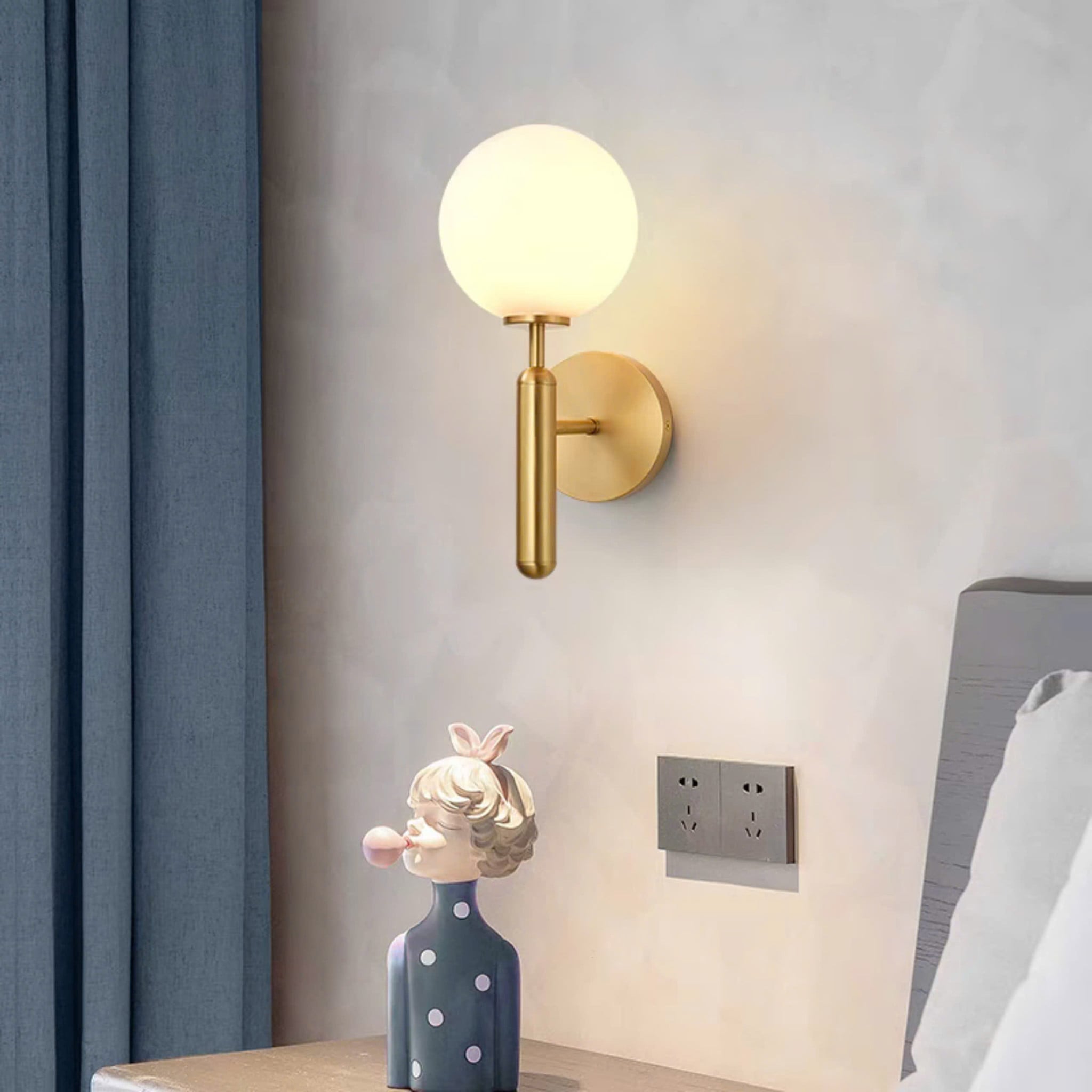 Đèn tường chao thủy tinh màu vàng DT1150 VLDTTI-036