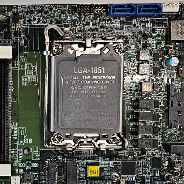 Hình ảnh đầu tiên về Socket LGA-1851 của Intel, sẵn sàng với CPU meteo ...