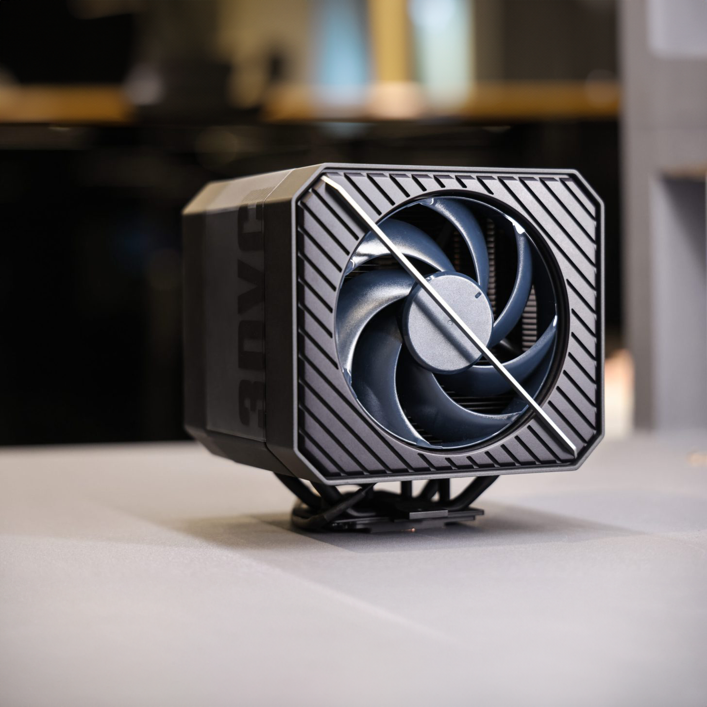 Tản nhiệt khí V8 3DVC của Cooler Master được trang bị Vapor Chamber để ...