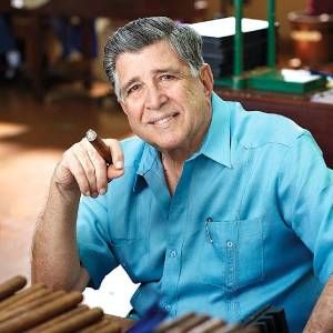 Biểu Tượng Giới Xì Gà Benjamin Benji Menendez-Bậc Thầy Master Blender