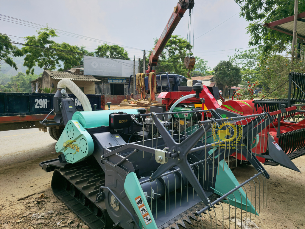 so sánh 2 mẫu máy gặt 1.4 Blue và 1.6 Cros. – Trâu Vàng Tuyên Quang