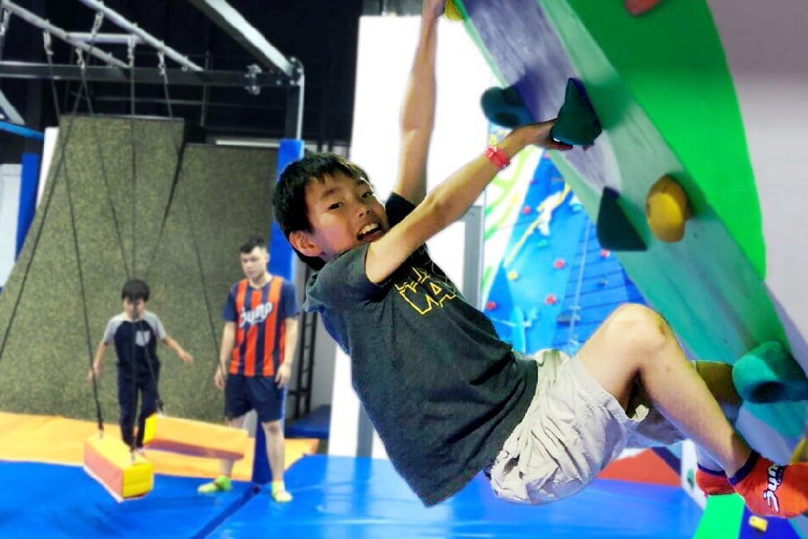 Địa điểm vui chơi giải trí HOT HIT cuối tuần - JUMP ARENA