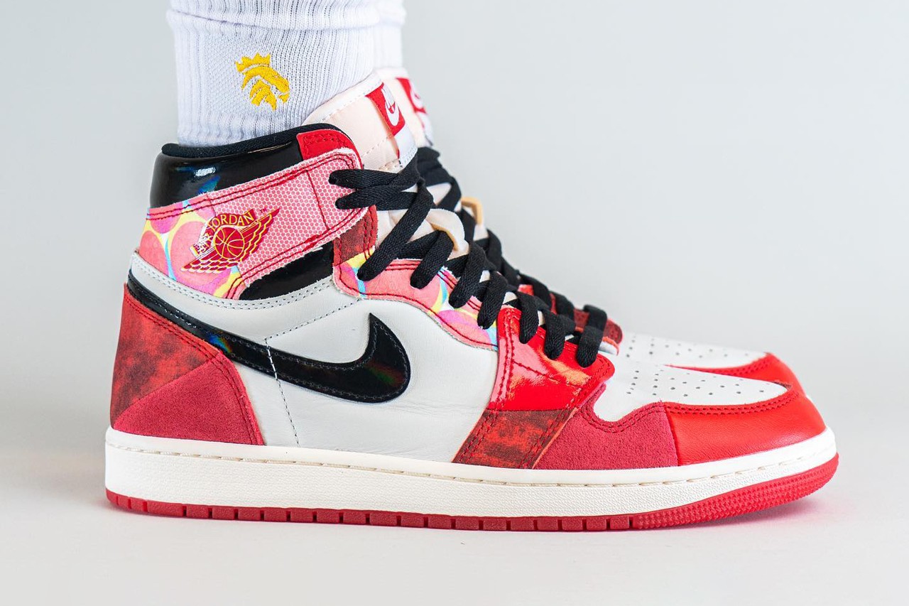 Hình ảnh On-Foot Air Jordan 1 “Spider-Man: Across the Spider-Verse ...