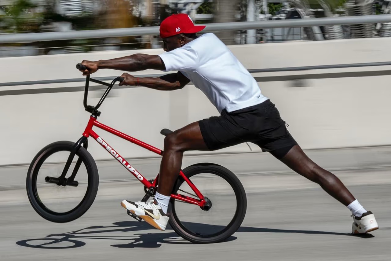 Nigel Sylvester x Air Jordan 4 RM sẽ phát hành "Bike Air" trong một mà ...