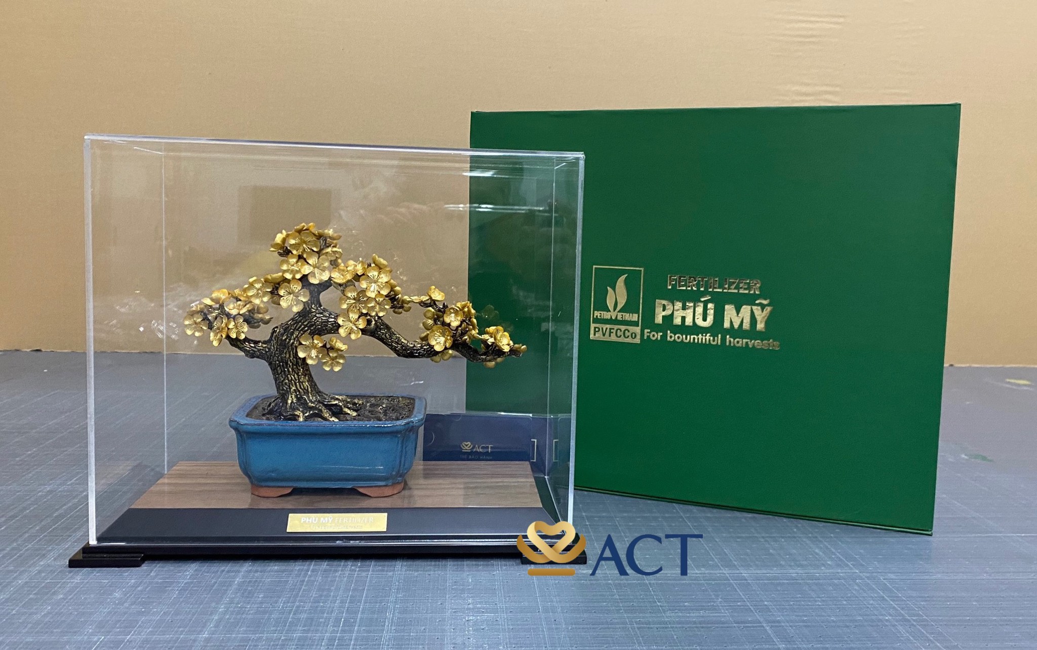 Gợi ý quà tặng tết sang trọng, ý nghĩa cho thầy cô giáo - ACT GOLD