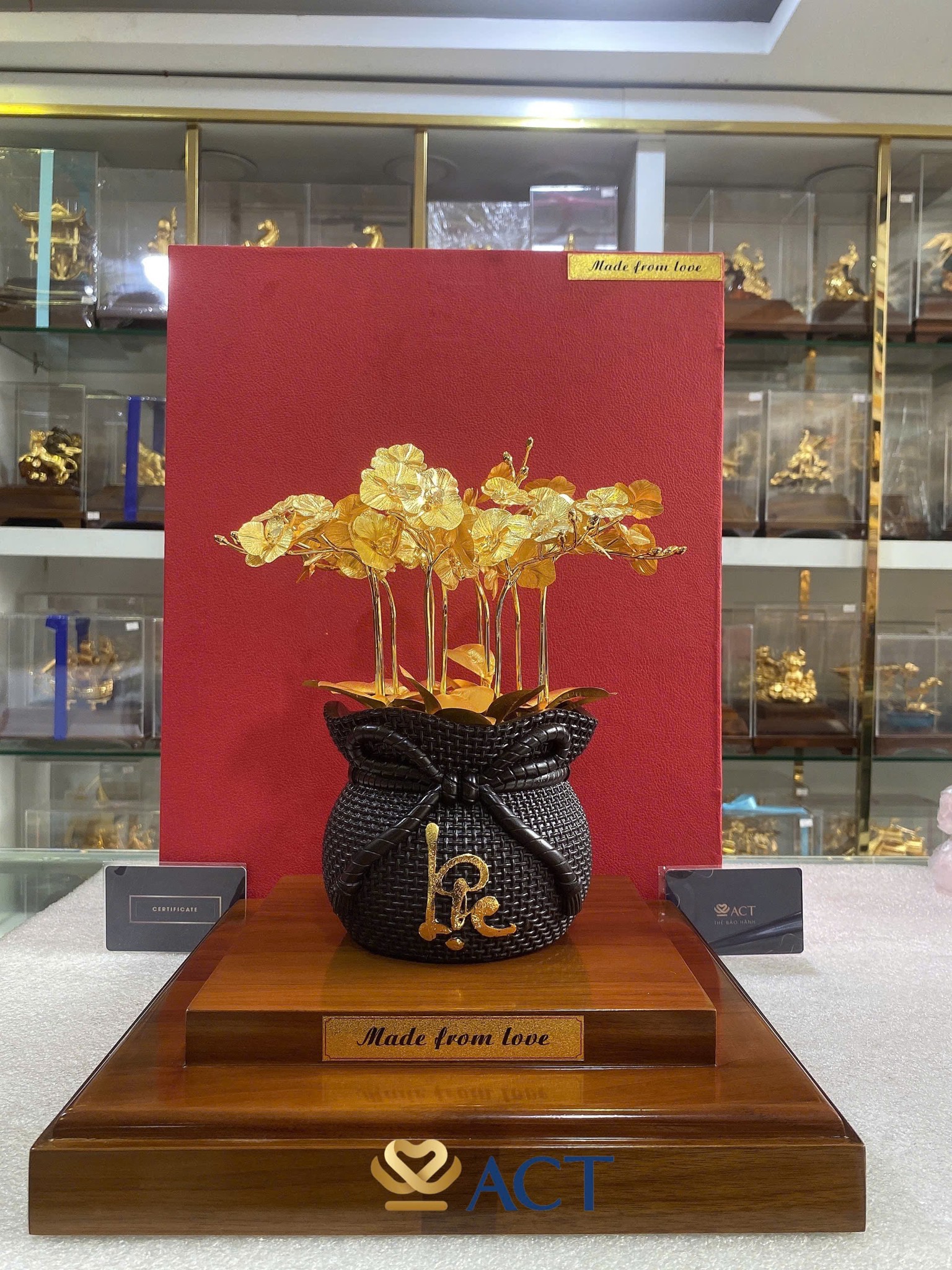 Chậu Lan 10 Cành Chữ Lộc Dát Vàng – Biểu Tượng Của Sự May Mắn Và Thịnh ...