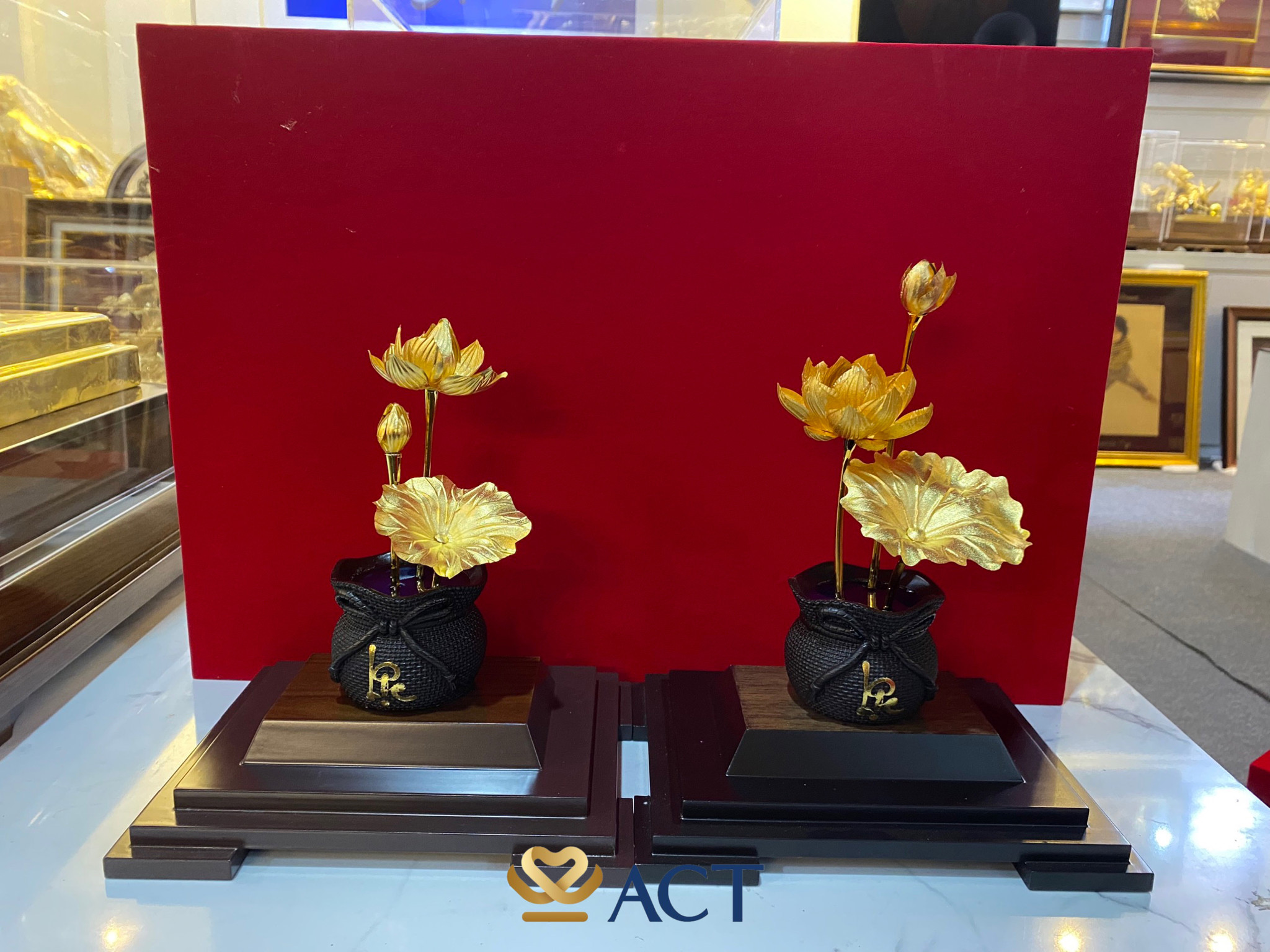 Cách chọn quà tặng sếp ý nghĩa tạo ấn tượng tốt với nhân viên - ACT GOLD