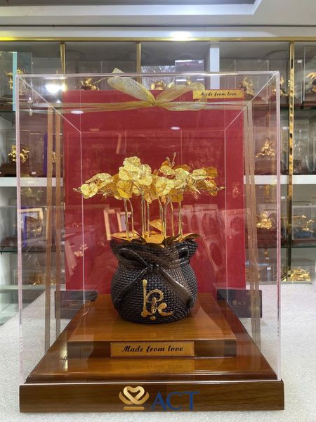 Chậu Lan 10 Cành Chữ Lộc Dát Vàng – Biểu Tượng Của Sự May Mắn Và Thịnh ...