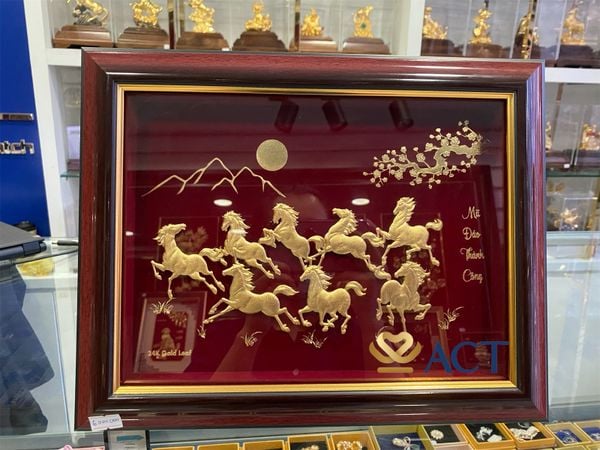 Tìm hiểu về nguồn gốc và ý nghĩa tranh bát mã - ACT GOLD